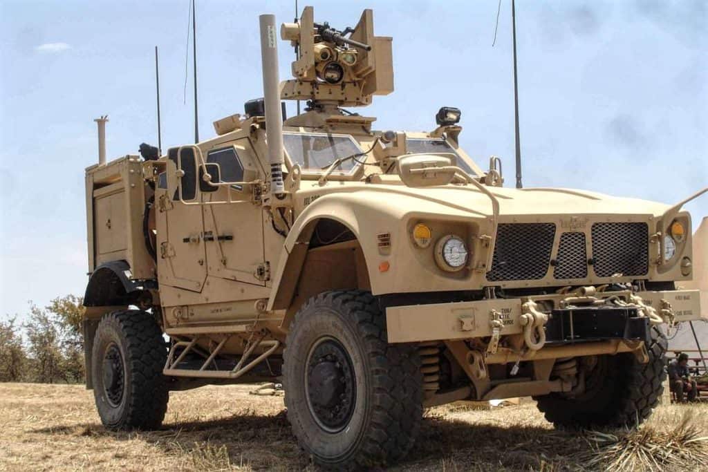 50 Cutting Edge Military Vehicles - Yeah! Motor